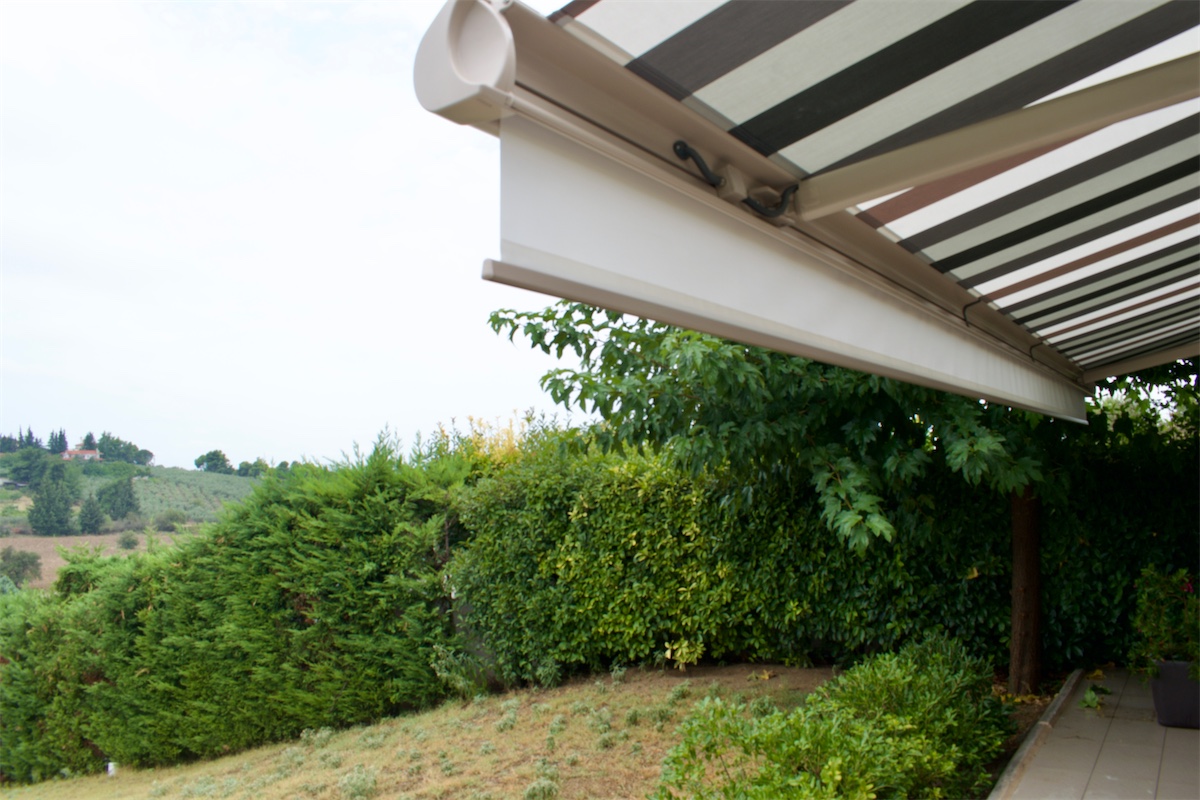 Τέντα markilux 6000 με ηλεκτρικό ριντό στο Πλαγιάρι Θεσσαλονίκης ...